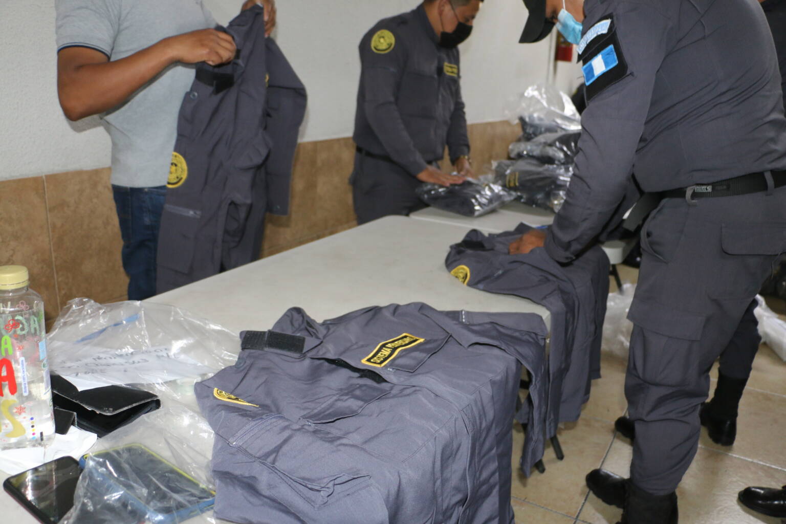 Verifican calidad y material que se utiliza en la confección de ...
